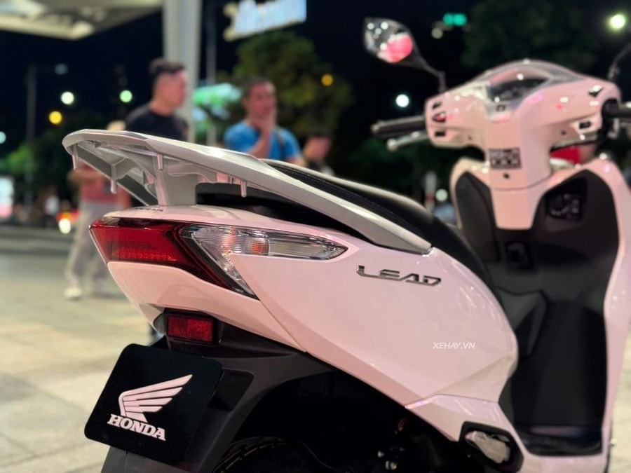 Honda LEAD 2026 tích hợp ABS chính thức bán tại Việt Nam, giá từ 39,5 triệu...