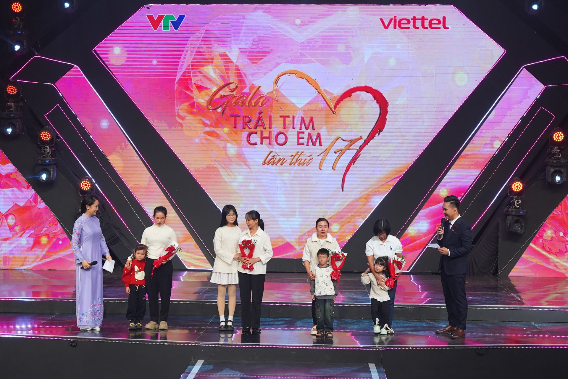 Trái tim cho em: 17 năm và gần 7.600 cuộc đời được cứu