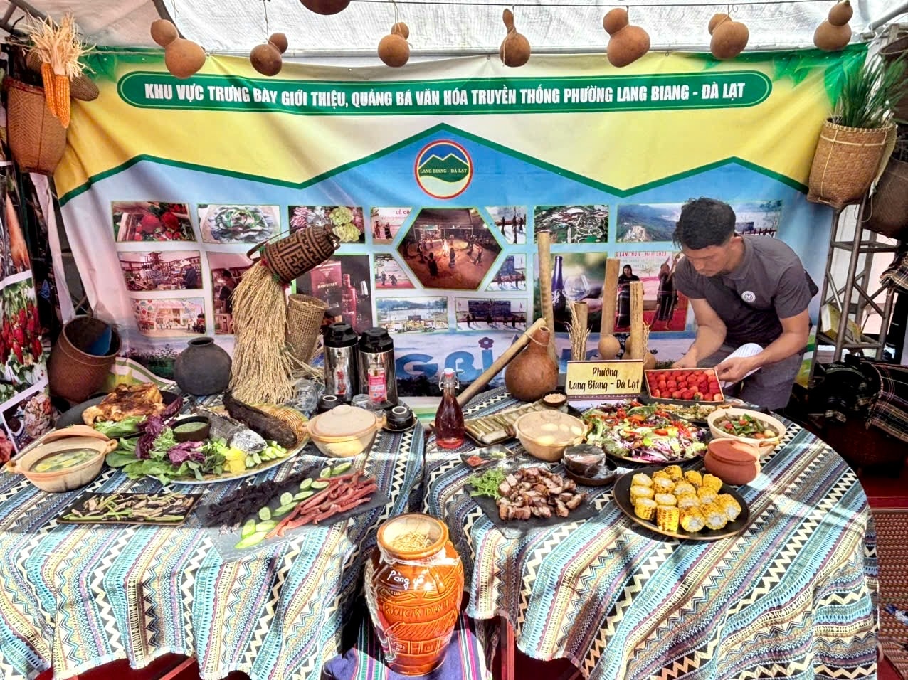 Promoting traditional cultural values and developing unique tourism ...