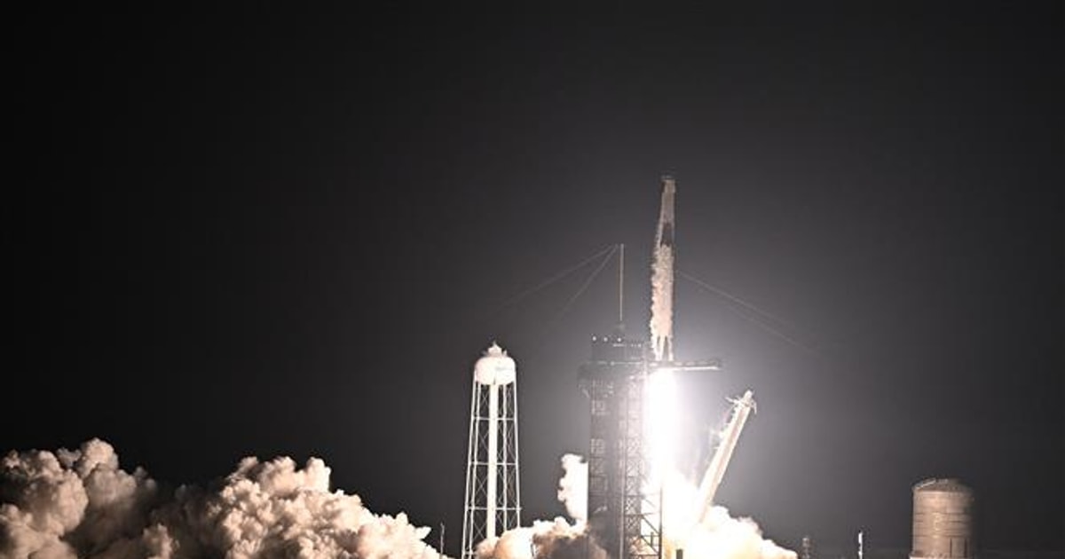Tàu Dragon của SpaceX vận chuyển hàng tiếp tế lên Trạm Vũ trụ Quốc tế