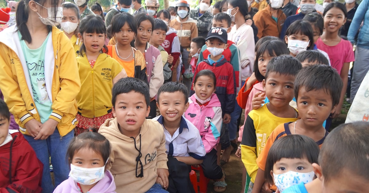 Hơn 2000 trẻ em ở Đắk Glong và Tuy Đức được khám tầm soát, điều trị bệnh...