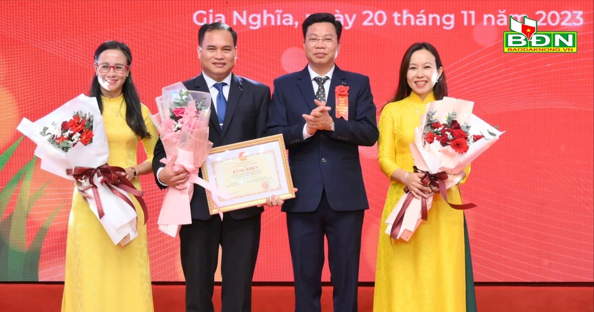 Trường THPT Chuyên Nguyễn Chí Thanh kỷ niệm 10 năm thành lập