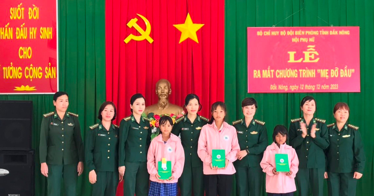 Phụ nữ Bộ đội biên phòng Đắk Nông làm mẹ đỡ đầu 3 trẻ mồ côi