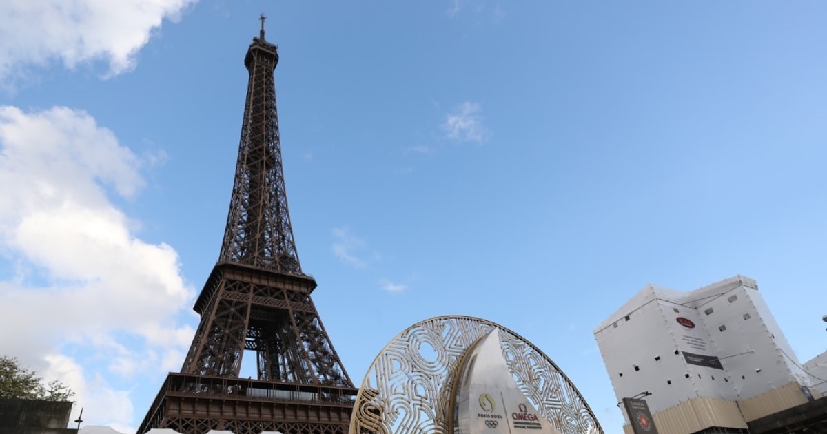 Bục trao giải tại Olympic Paris 2024 lấy cảm hứng từ Tháp Eiffel