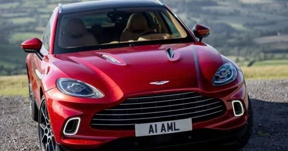 Aston Martin DBX: Dòng xe SUV dẫn đầu xu thế, giá khoảng 4,6 tỷ đồng