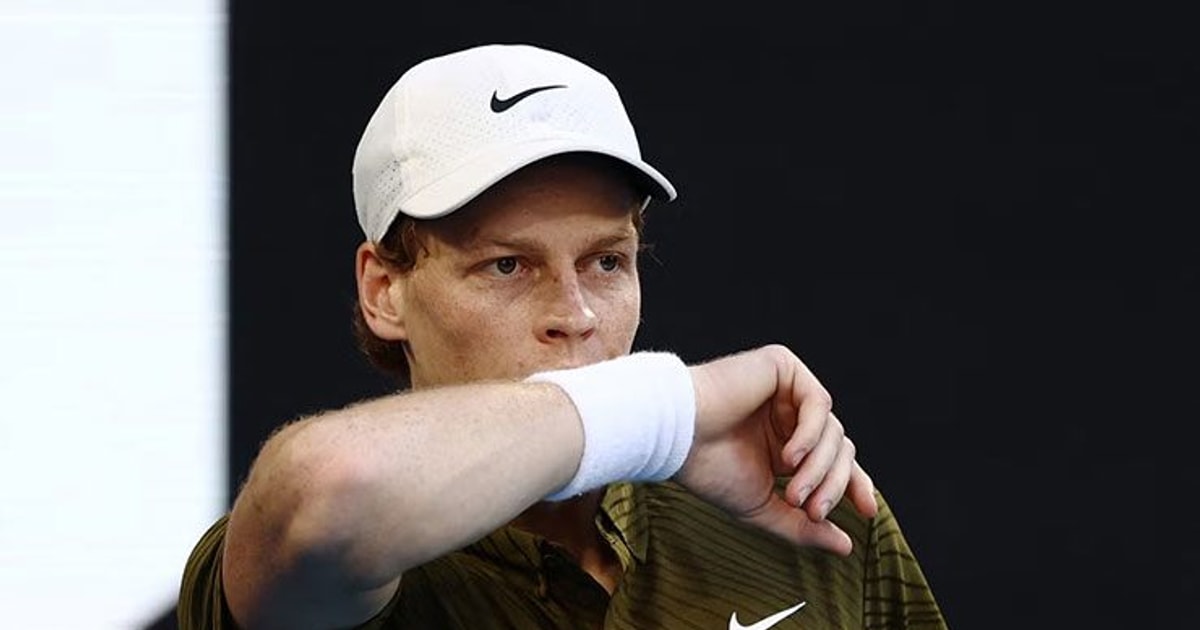 Tranh cãi thiết bị đeo tay tại Australian Open và thù lao kỷ lục của ...