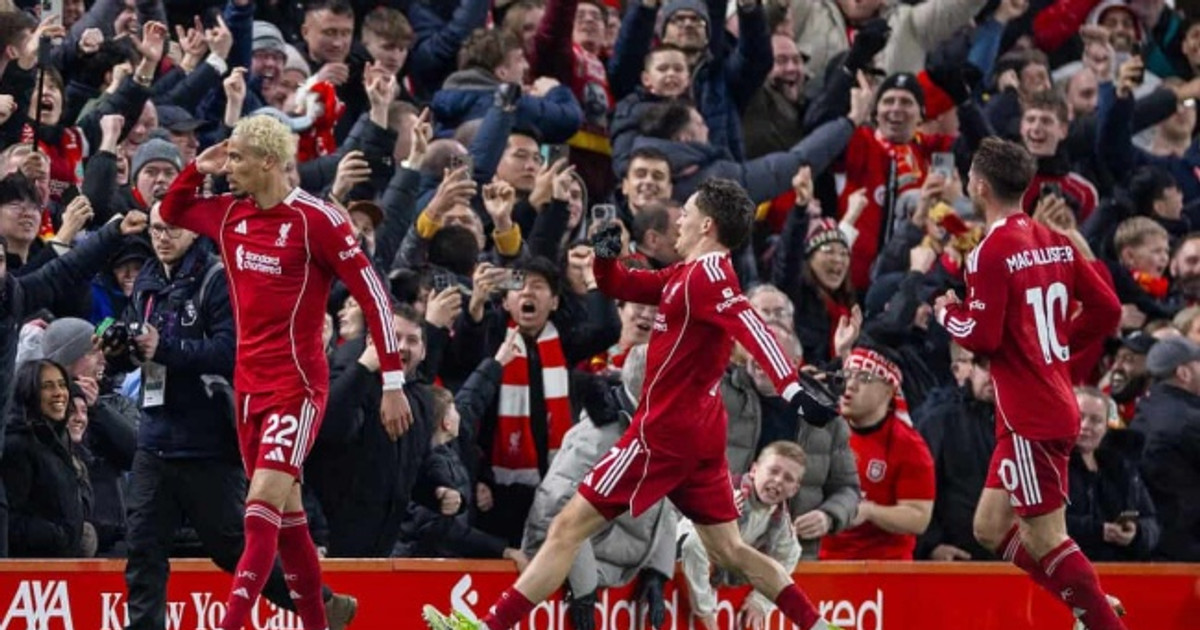 Liverpool 4-1 Newcastle: Hugo Ekitike bùng nổ và kỷ lục lịch sử của Salah
