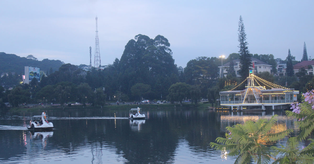 Tourism Activities Resume on Xuan Huong Lake, Boosting Da Lat’s Appeal